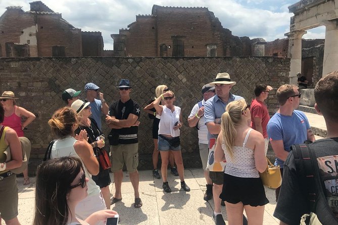 Pompeii and Vesuvius Small Group Tour From Naples with Pizza - Hiking Mount Vesuvius: The Volcanos Grandeur