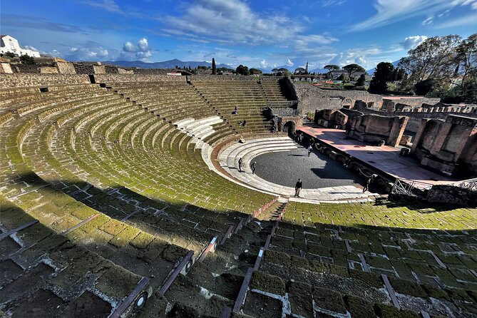 Pompeii Guided Tour with Lunch and Wine Tasting from Positano - Who Should Consider This Tour?