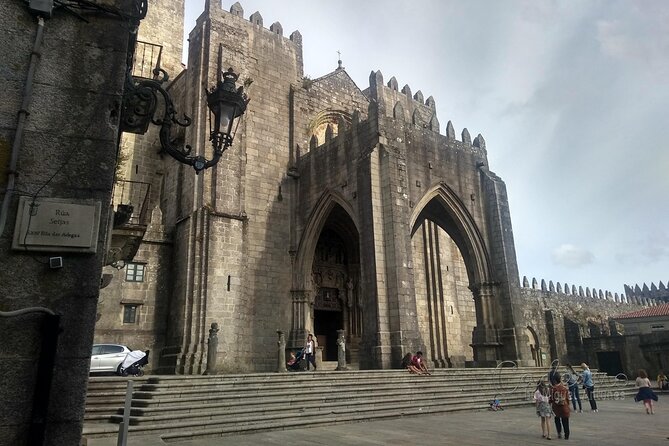 Port to Santiago de Compostela with up to 3 stops on the way - The Sum Up