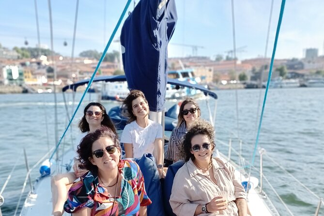 Porto: Single Party on a charming sailboat with welcome drink - Practical Details