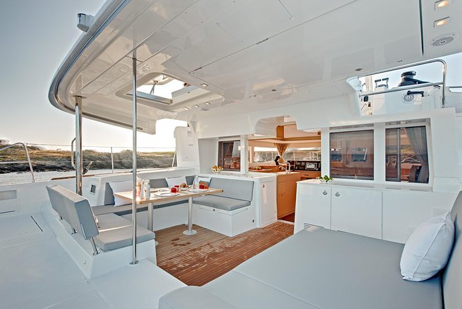 Premium Santorini Private Day Tour Elba 45, BBQ, drinks, transfer - Who Will Love This Tour?