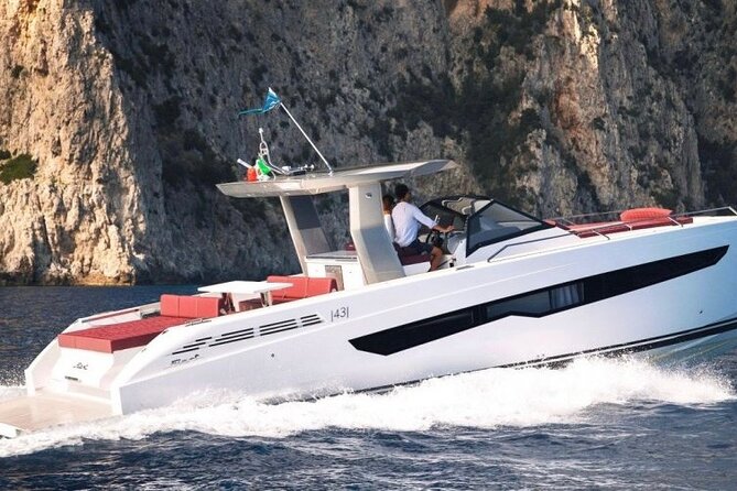 Private boat tour of the Island of Capri, Caves, Faraglioni - Value for Money