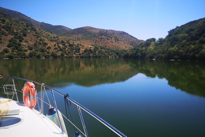 Private boat trip with lunch in a typical restaurant - Flexibility and Personalization