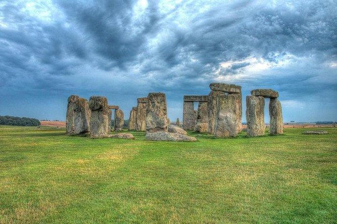 Private driver guided tour Stonehenge - The Sum Up