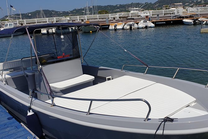 Private excursion to the island of Ischia by Conero 6.6m boat - FAQ