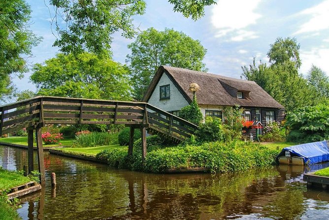 Private Giethoorn & Zaanse Schans Windmills Sightseeing Tour from Amsterdam - Who Should Consider This Tour?