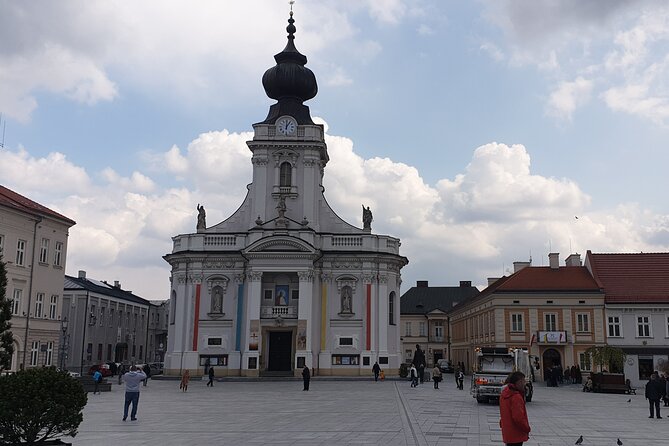 Private Half-Day John Paul II Route Tour from Krakow - Transportation and Timing: Making it Smooth