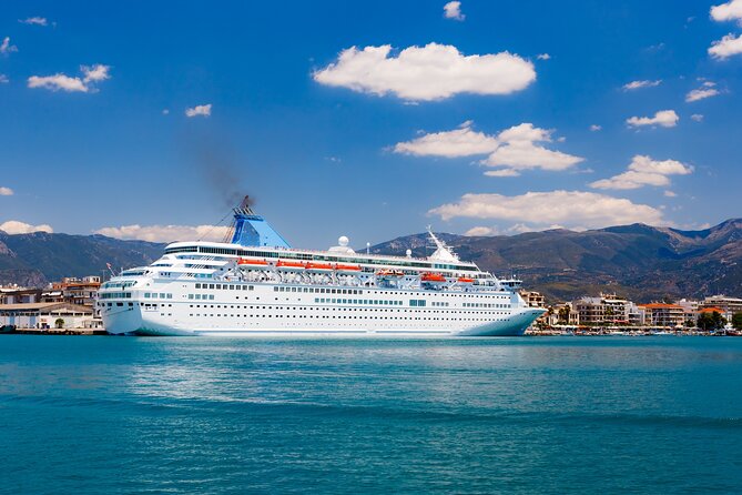 Private Limo Transfer From Athens/Suburbs To Pireaus Port - Who Will Appreciate This Service Most?