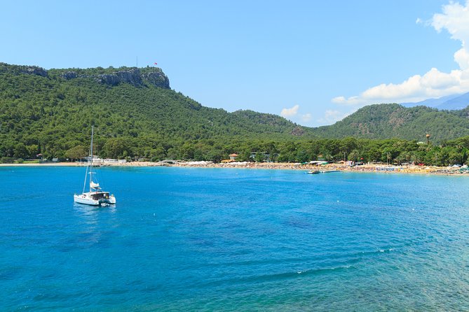 Private Luxury Yacht Tour with Lunch and Drinks - Who Would Enjoy This Tour?