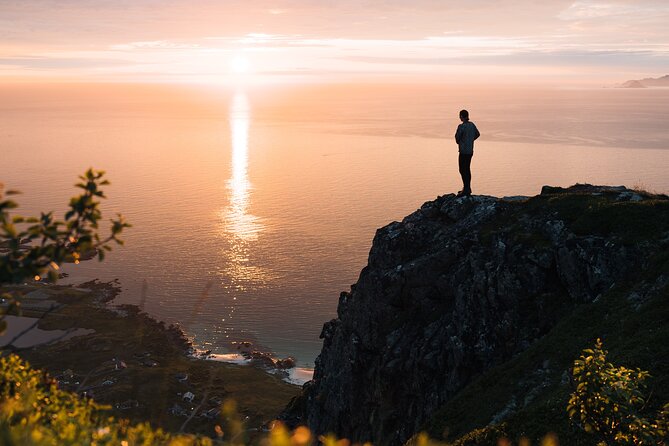 Private Midnight Tour To Gimsøya - Beach Bonfire & Relaxed Evening Atmosphere