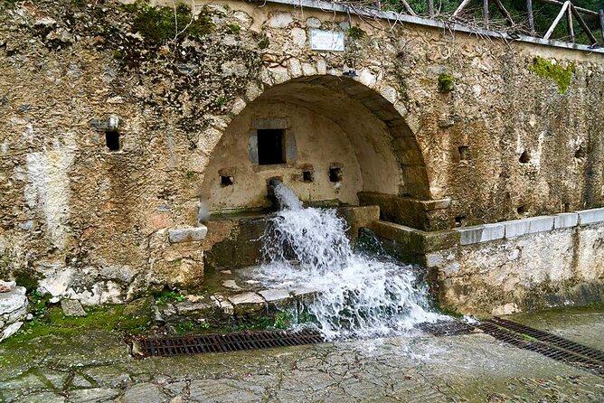 Private Rethymno old town,kourtaliotiko waterfalls& preveli beach - Authenticity and Local Flavor