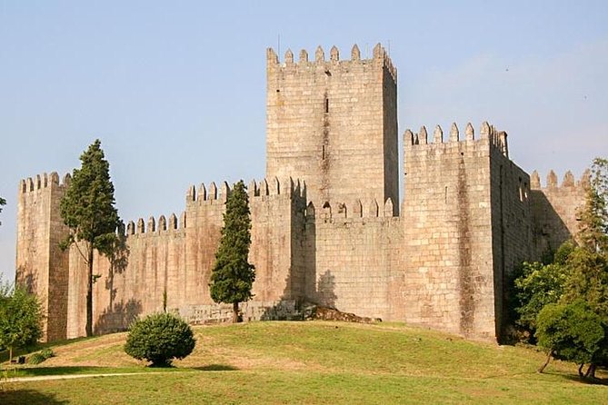 Private tour 3 days Fatima-Aveiro-Porto-Guimaraes-Braga-Santiago de Compostela - Who Should Consider This Tour