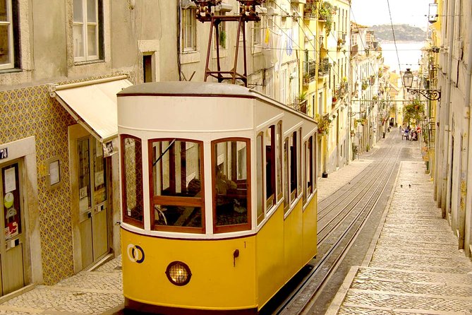 Private tour Portugal 4 days from Lisbon - FAQs