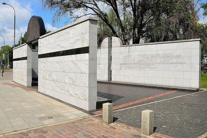 Private Tour: Warsaw Ghetto with a local Historian - Who Should Book This Tour?