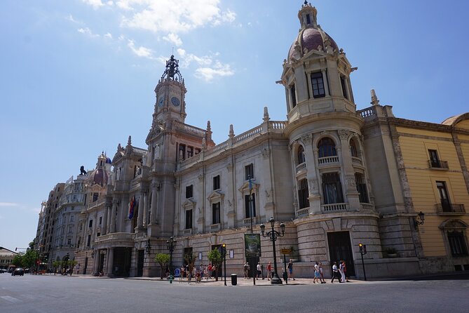 Private transfer from Barcelona to Valencia with local English speaking driver - Who Should Consider This Service?