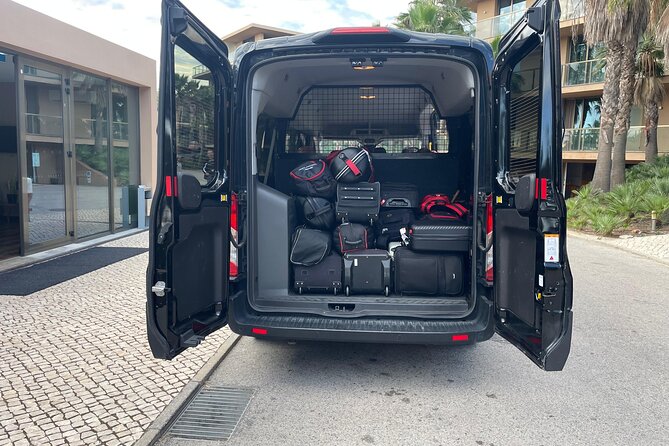 Private Transfer from Faro Airport to Pine Cliffs Hotel (4-8 pax) - Comfort and Convenience Features