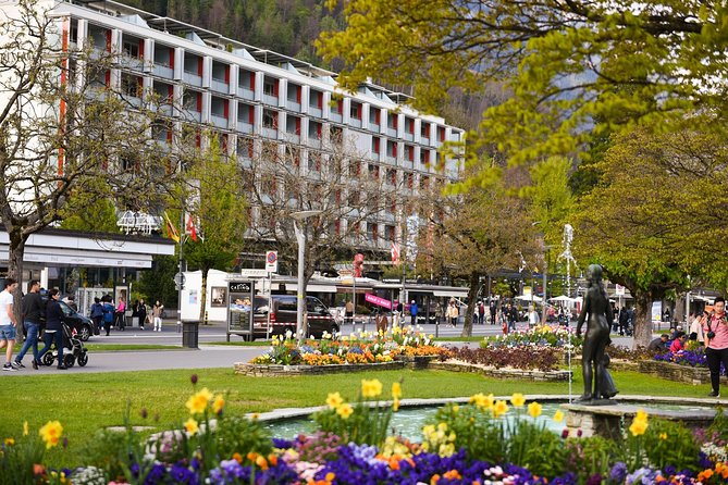 Private Trip from Geneva to the Swiss Capital - Bern & Paragliding in Interlaken - Analyzing Value: Price and Experience