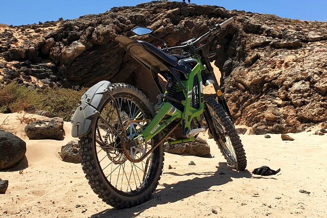 Private Volcanoes Tour Electric Experience of Fuerteventura - The Guide and Overall Experience