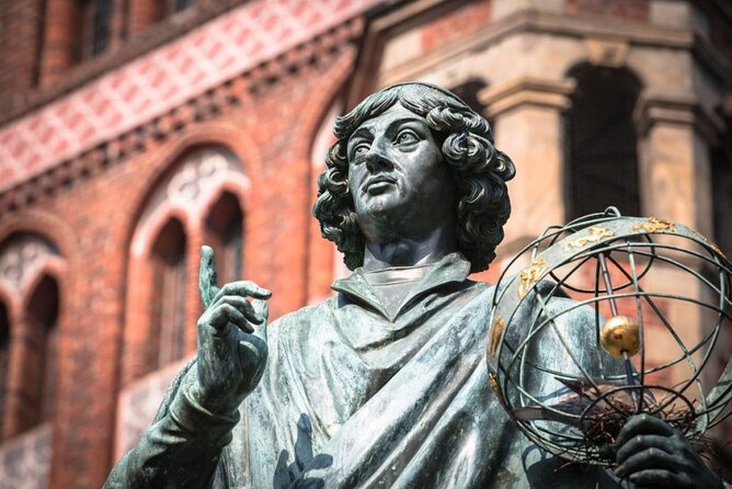 Private walking city tour in Torun - Walking and Learning with a Local Guide