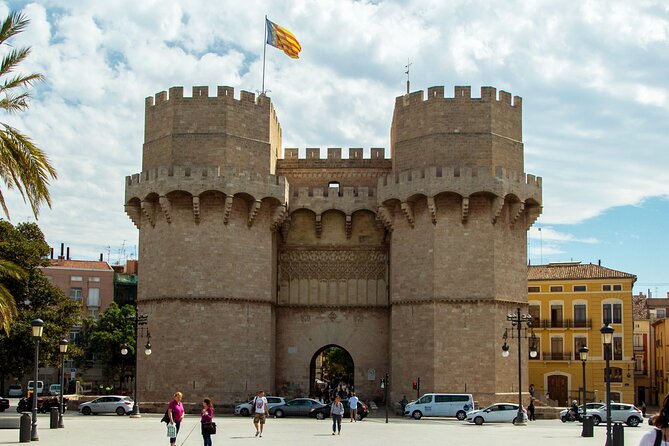 PRIVATE Walking Tour Historical Center with Local Expert - Who Will Love This Tour?