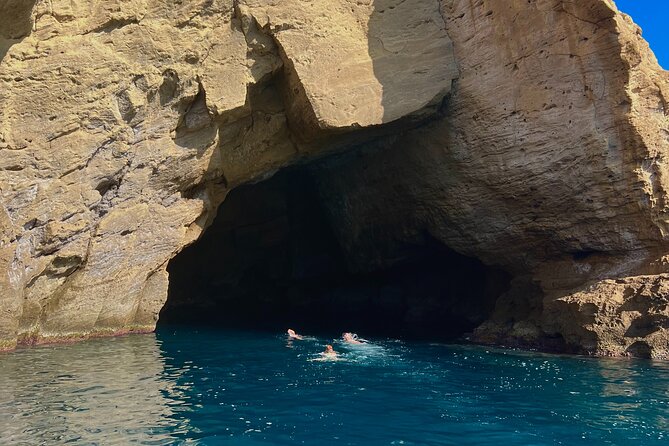 Procida Island Tour by Boat 2h 15m with Swimming and Underwater Photos - Authentic Experiences and Real Traveler Insights