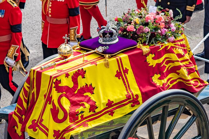 Queen Elizabeth II Private Walking Tour of London - The Experience and Practicalities