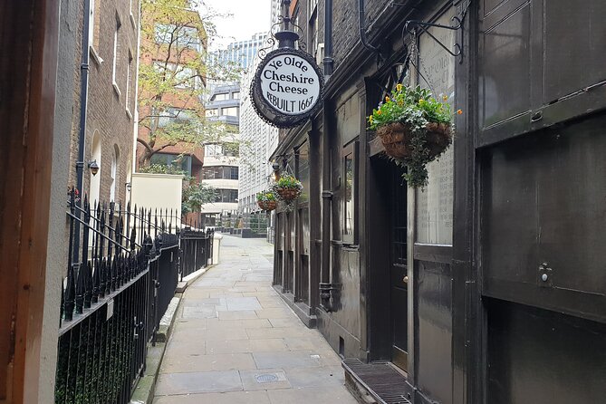 Roman Ruins to Blitz Bombings: A Walking Tour of London's Fiery History - Final Thoughts: Who Will Love This Tour?