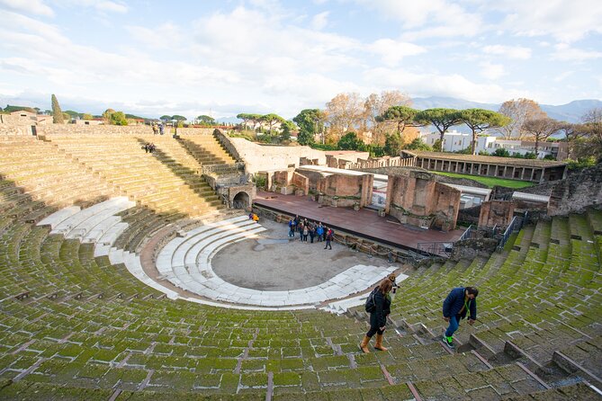 Rome to Pompeii, Sorrento & Capri: 2-Day South Italy Tour - Accommodation & Dining: Comfort and Local Flavors