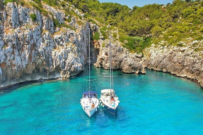 Sailing boat tour with lunch and swimming stops - Practical Tips for Participants