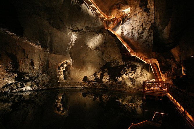 Salt Mine Guided Tour in Wieliczka from Krakow - The Group Size and Atmosphere