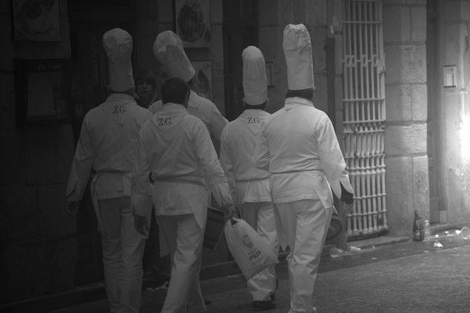 San Sebastián Walking Dinner Tour with Basque Bites - What Travelers Say