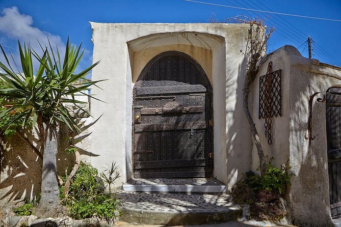 Santorini wine tasting and Traditional Cave Settlement Tour - Authentic Experiences and Genuine Insights