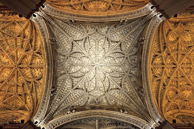 Sevilla: Guided tour to Cathedral and Giralda - Authentic Insights from Reviewers