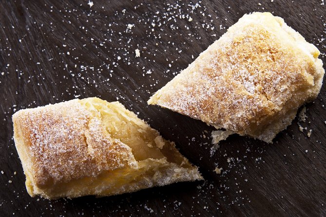 Sintra Tour with Pena Palace and Monserrate Palace- Private Tour - A Taste of Sintra’s Historic Charm and Local Sweets