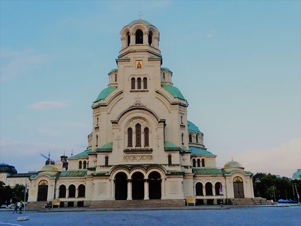 Sofia by Night Panoramic Tour with Dinner and Folklore Show - FAQs