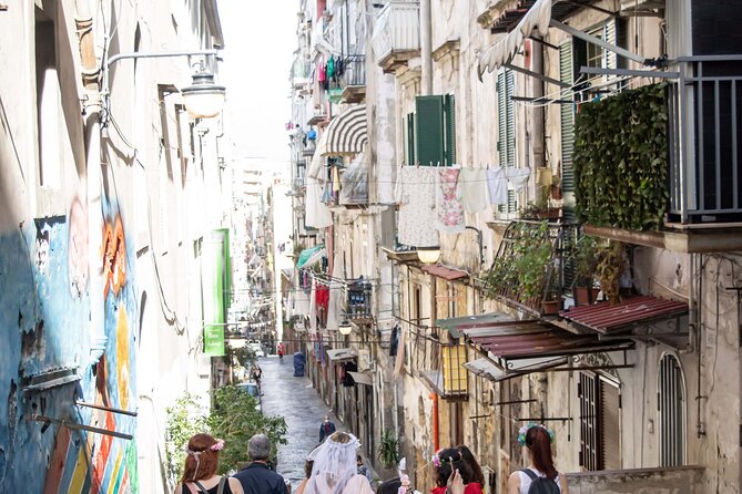 Spanish Quarter of Neaples StreetArt & Traditions, with coffee and babà - Who Should Consider This Tour?