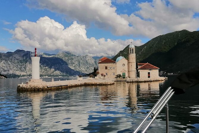 Speed Boat 3-Hour Guided Tour at the Blue Cave - The Experience from Reviews