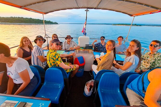 Stop on Island & National Park Day Cruise with Lunch Drinks - The Bottom Line