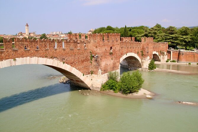 Story of Romeo and Juliet  Walking Tour in Verona - Authenticity and Value