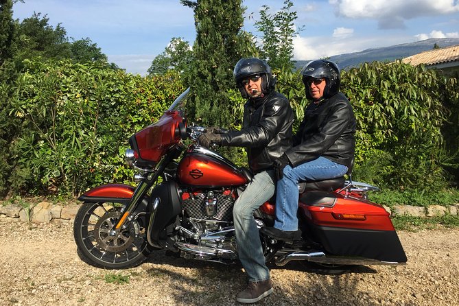 Stroll on a Harley Davidson, Full day passenger duet with your guide - FAQ