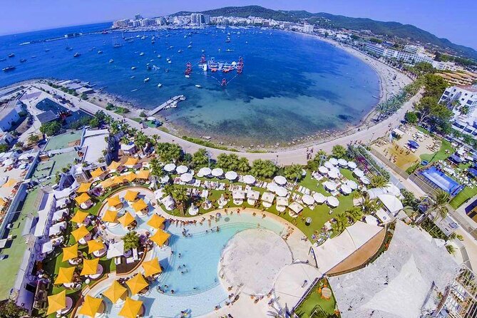 Sunset Catamaran Expedition in front of Cafe Mambo - Practical Details & Tips