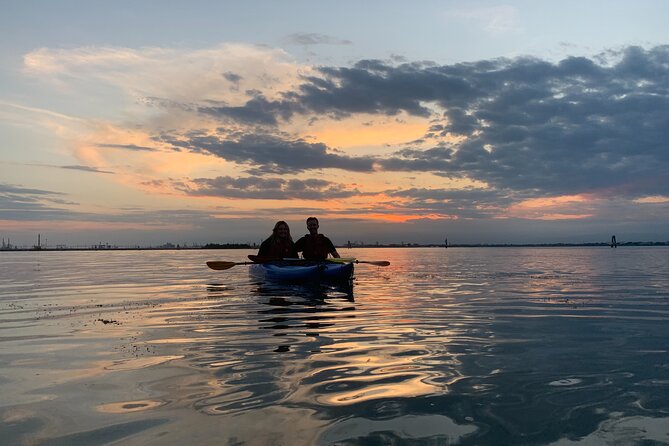 Sunset Kayak Tour in Venice: Discovering the Citys Canals - The Highlights: Unique Aspects of the Tour
