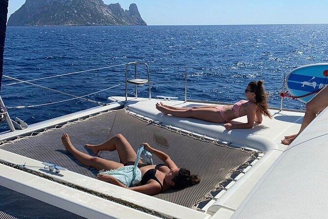 Sunset on a catamaran: from Es Vedrá to Cala Conta - Frequently Asked Questions