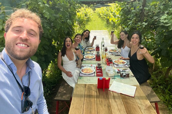 Tasting in a Tuscan Vineyard with transfer from Lucca - Rating and Reviews Overview