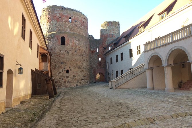 Tour from Riga to Vilnius: Bauska Castle, Rundale Palace and The Hill of Crosses - Why This Tour Offers Great Value
