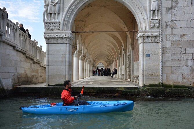 Venice: 60' Quick Kayak Tour with guide - Authenticity, accessibility, and safety