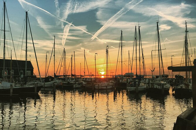 Volendam: E-bike rental with suggested countryside- and fisherman village route - Practical Details and Tips