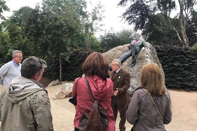 Walking tour in Merrion Square Park with a pint of Guinness Dublin Rogues Tour - Frequently Asked Questions
