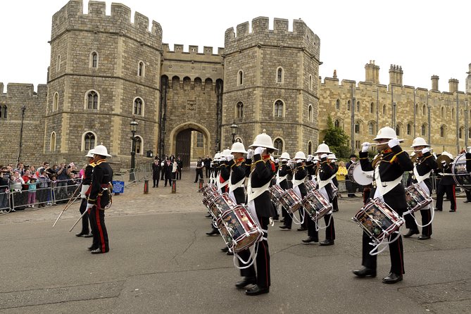 Windsor Castle, Stonehenge and Oxford Day Guided Tour from London - Oxford — The University City