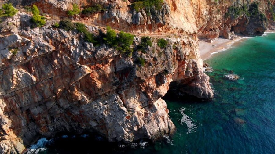 4 Caves & Komia Private Speedboat Tour from Split - Why This Tour Offers Good Value